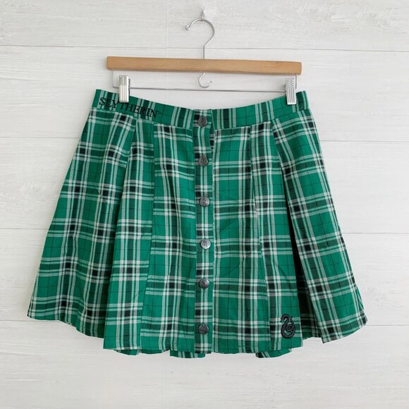 Hot Topic | Skirts | Nwt Hot Tropic Harry Potter Slytherin House Green Plaid Pleated School ...